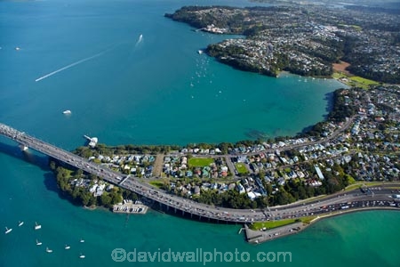 Northcote Point, Little Shoal Bay, Auckland Harbour Bridge approach ...