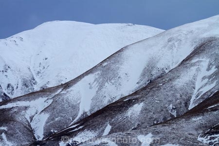 Snow on Kakanui Mountains in winter, Kyeburn, near Ranfurly, Maniototo ...