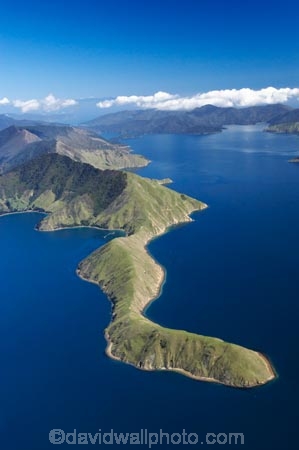 Tawero Point and Pelorus Sound (L), Tawhitinui Reach (R), Marlborough ...