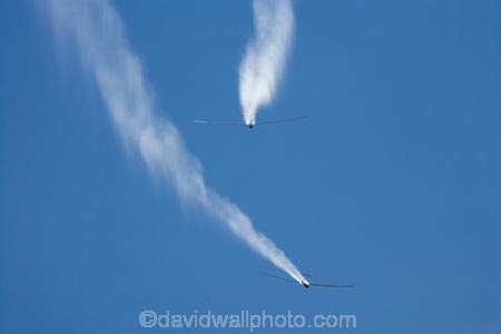 Gliders Dropping Water Ballast at End of Race, FAI World Sailplane ...